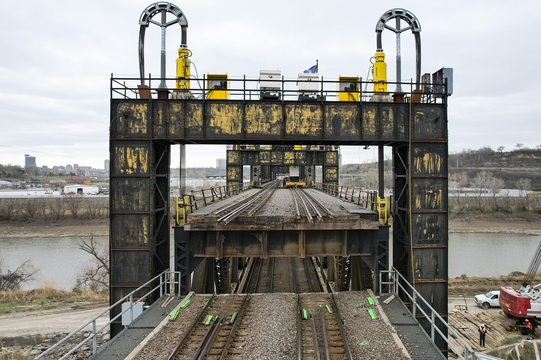 KCT HIGHLINE BRIDGE | LG Barcus and Sons
